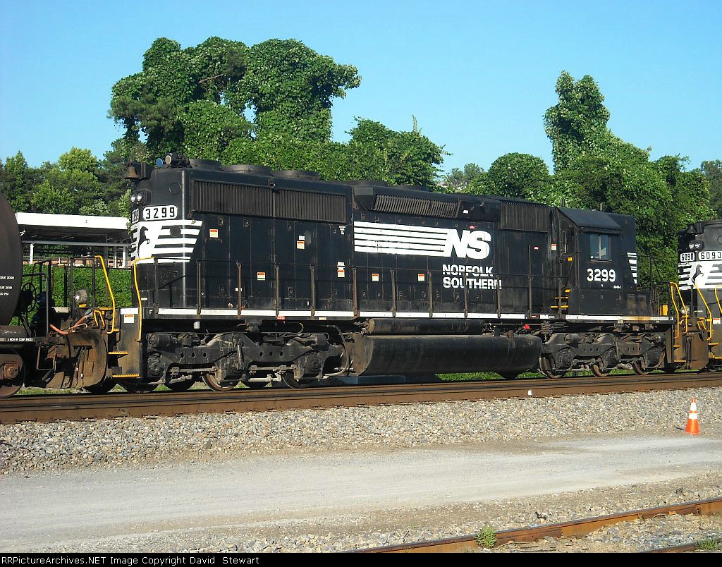 NS SD40-2 3299